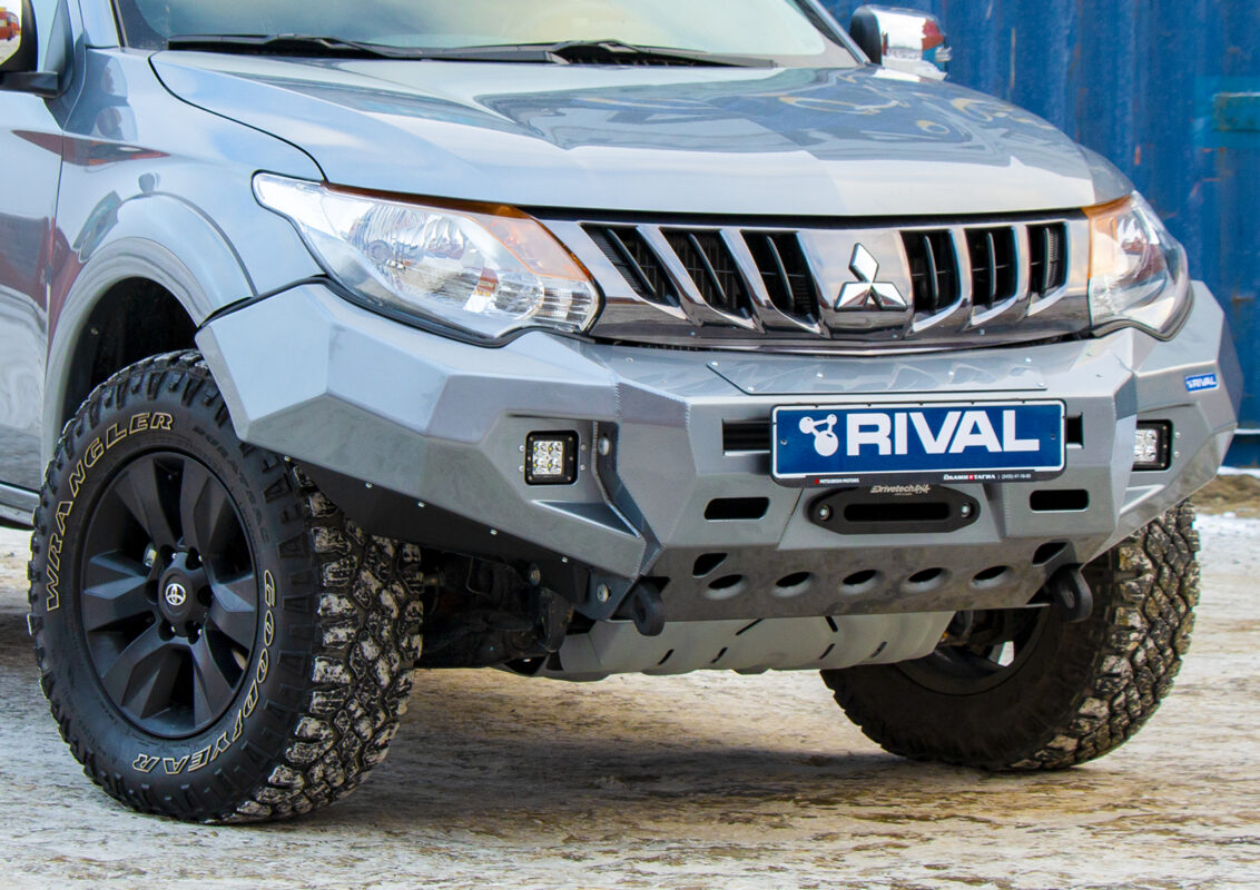 RIVAL Front bumper Mitsubishi L200/Triton with led - Trail Nomad